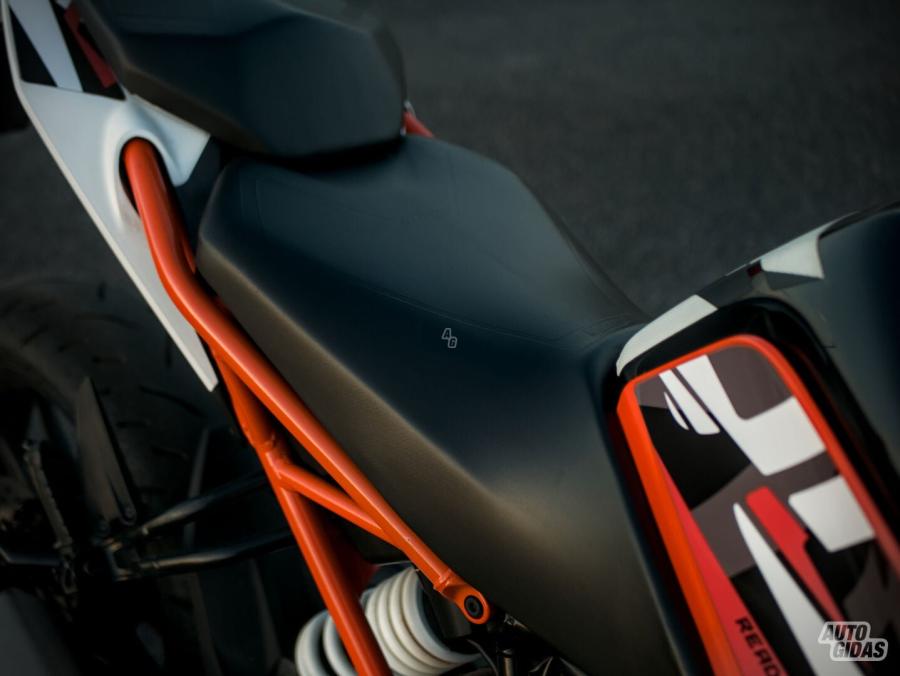KTM Duke 2017 Viļņa, ar dzinēja tilpumu 0.13 L un nobraukumu 23 tūkst. km par 2550 €, foto 13 vietnē AUTOMOTO.COM.LV