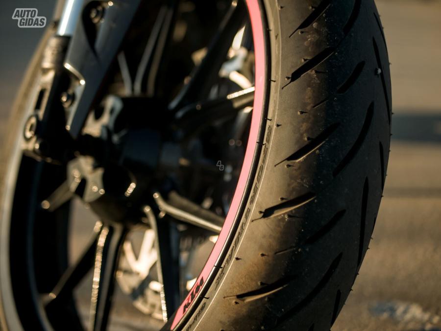 KTM Duke 2017 Viļņa, ar dzinēja tilpumu 0.13 L un nobraukumu 23 tūkst. km par 2550 €, foto 15 vietnē AUTOMOTO.COM.LV