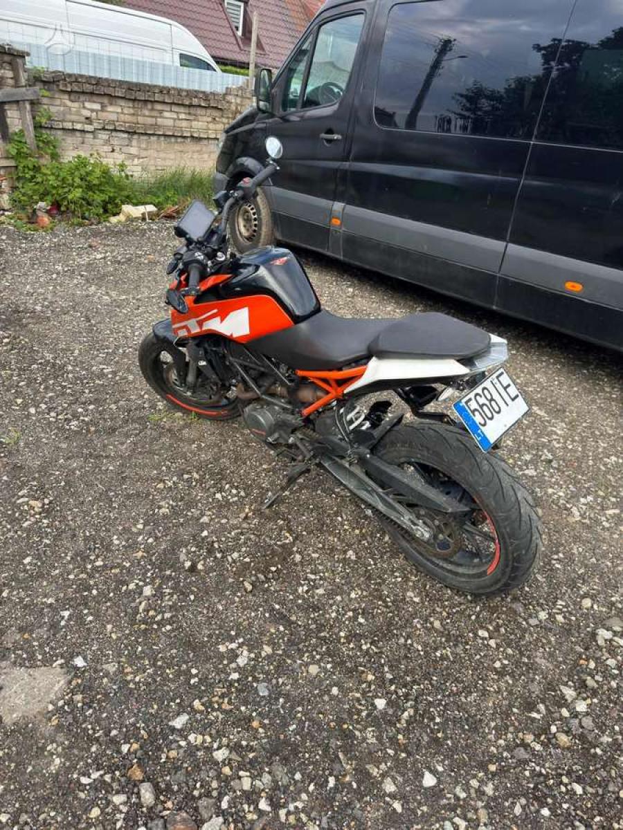KTM Duke 2017 Kauņa, ar dzinēja tilpumu 0.13 L un nobraukumu 35 tūkst. km par 2000 €, foto 1 vietnē AUTOMOTO.COM.LV