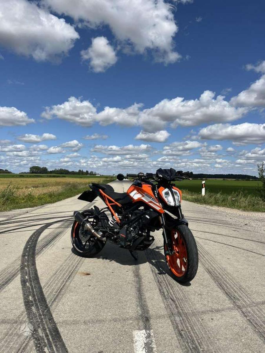 KTM Duke 2017 in Siauliai, with an engine capacity of 0.13 L and mileage of 32 thousand km for 2600 €, photo 1 on AUTOMOTO.COM.LV