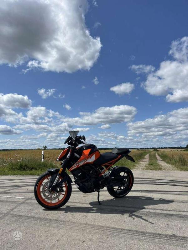 KTM Duke 2017 in Siauliai, with an engine capacity of 0.13 L and mileage of 32 thousand km for 2600 €, photo 2 on AUTOMOTO.COM.LV