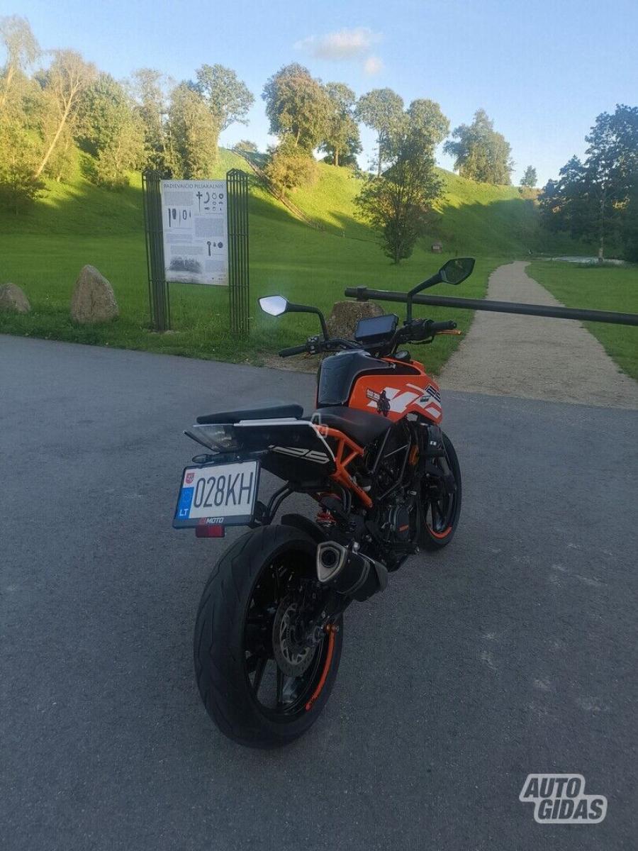 KTM Duke 2017 in Silale, with an engine capacity of 0.13 L and mileage of 25 thousand km for 2350 €, photo 4 on AUTOMOTO.COM.LV