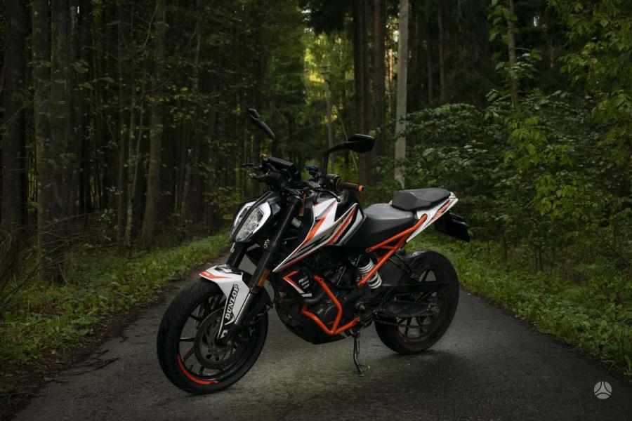 KTM Duke 2018 Viļņa, ar dzinēja tilpumu 0.13 L un nobraukumu 35 tūkst. km par 2500 €, foto 1 vietnē AUTOMOTO.COM.LV