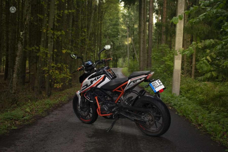 KTM Duke 2018 Viļņa, ar dzinēja tilpumu 0.13 L un nobraukumu 35 tūkst. km par 2500 €, foto 2 vietnē AUTOMOTO.COM.LV
