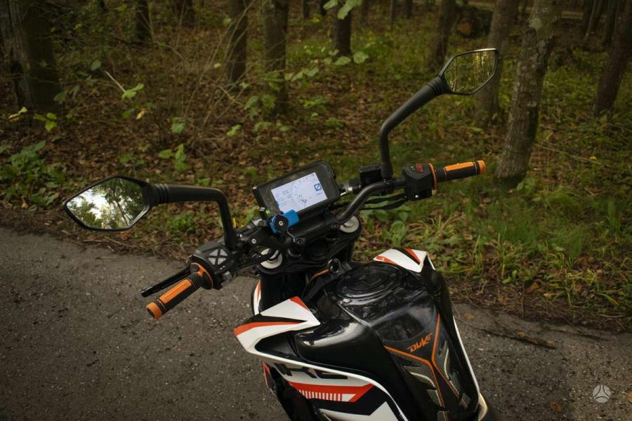 KTM Duke 2018 Viļņa, ar dzinēja tilpumu 0.13 L un nobraukumu 35 tūkst. km par 2500 €, foto 5 vietnē AUTOMOTO.COM.LV
