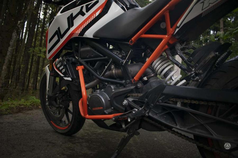 KTM Duke 2018 Viļņa, ar dzinēja tilpumu 0.13 L un nobraukumu 35 tūkst. km par 2500 €, foto 9 vietnē AUTOMOTO.COM.LV