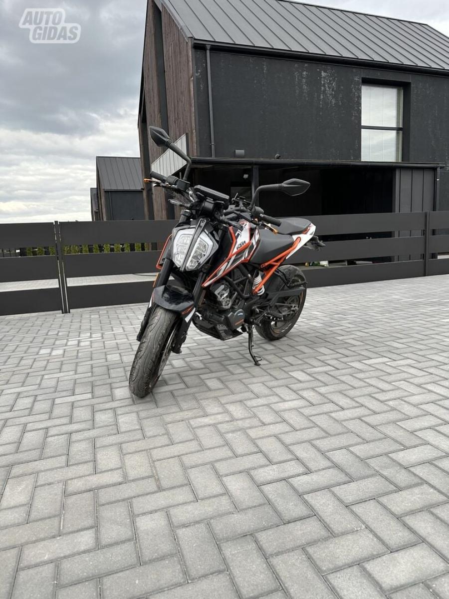 KTM Duke 2018 in Alytus, with an engine capacity of 0.13 L and mileage of 21 thousand km for 2600 €, photo 1 on AUTOMOTO.COM.LV