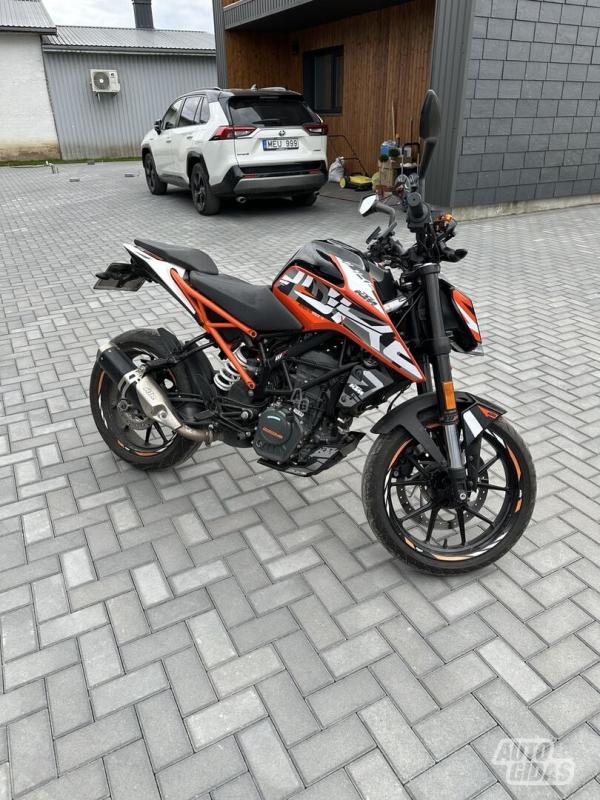 KTM Duke 2018 Alīta, ar dzinēja tilpumu 0.13 L un nobraukumu 21 tūkst. km par 2600 €, foto 2 vietnē AUTOMOTO.COM.LV