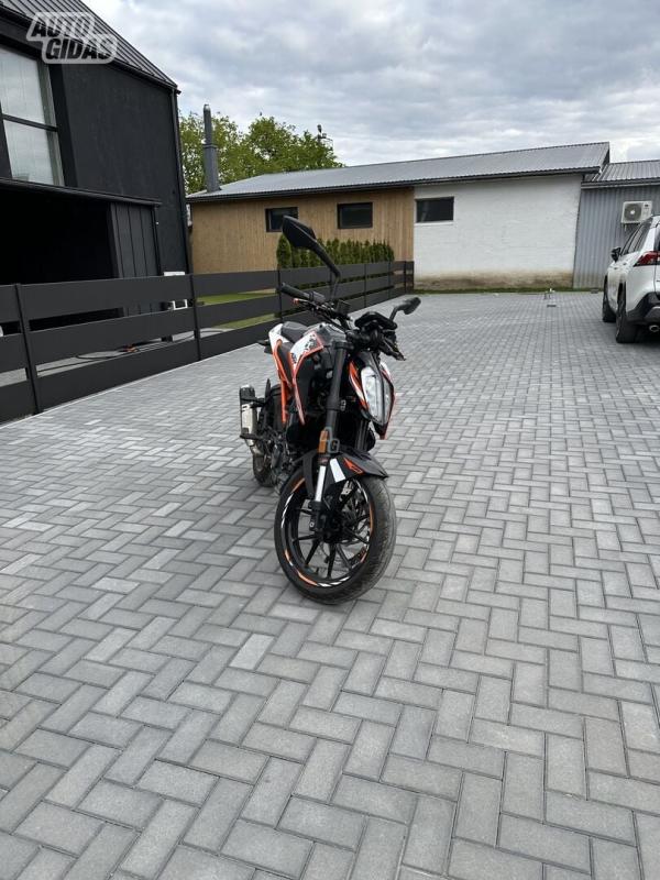 KTM Duke 2018 Alīta, ar dzinēja tilpumu 0.13 L un nobraukumu 21 tūkst. km par 2600 €, foto 3 vietnē AUTOMOTO.COM.LV