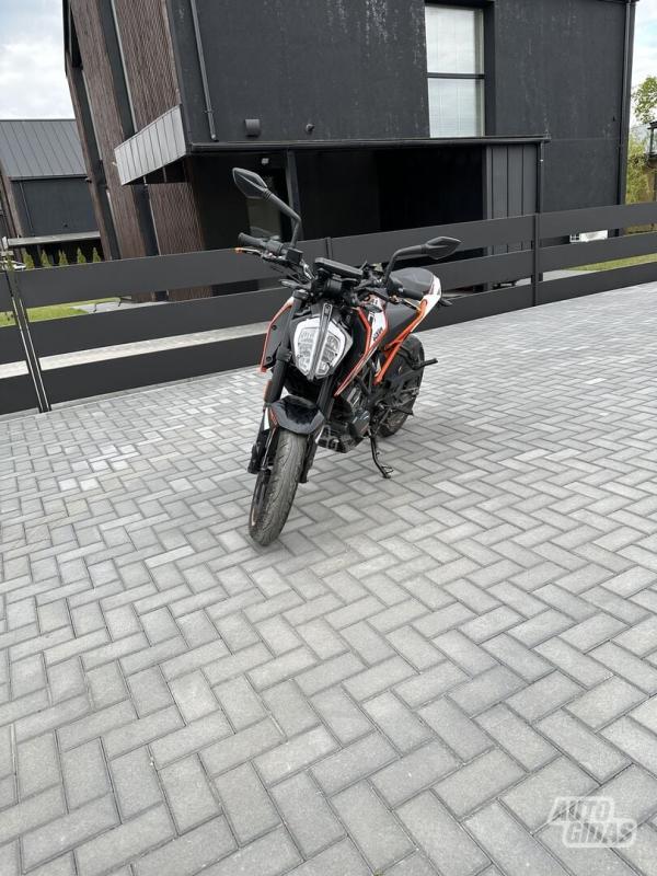 KTM Duke 2018 Alīta, ar dzinēja tilpumu 0.13 L un nobraukumu 21 tūkst. km par 2600 €, foto 5 vietnē AUTOMOTO.COM.LV