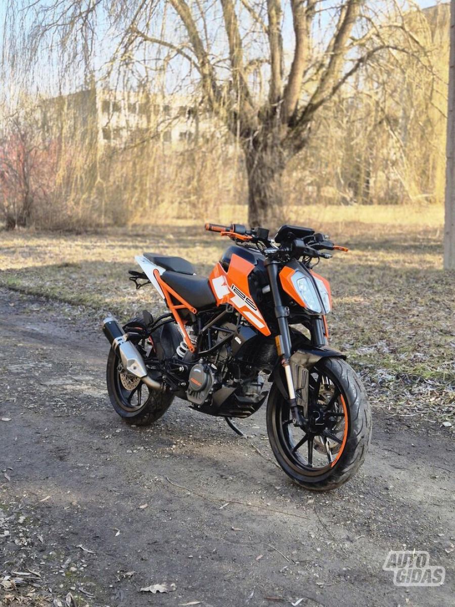 KTM Duke 2018 Prienai, ar dzinēja tilpumu 0.13 L un nobraukumu 14 tūkst. km par 2300 €, foto 2 vietnē AUTOMOTO.COM.LV