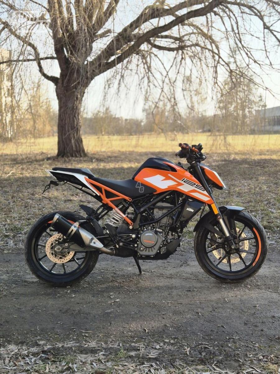 KTM Duke 2018 Prienai, ar dzinēja tilpumu 0.13 L un nobraukumu 14 tūkst. km par 2300 €, foto 4 vietnē AUTOMOTO.COM.LV