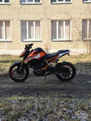 KTM Duke 2018 Prienai, ar dzinēja tilpumu 0.13 L un nobraukumu 14 tūkst. km par 2300 €, foto 9 vietnē AUTOMOTO.COM.LV