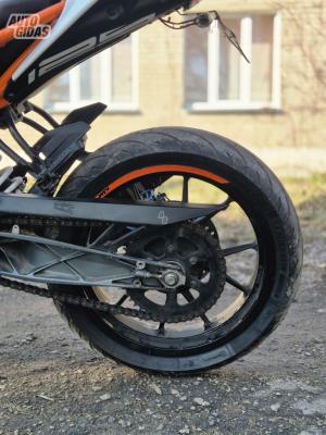 KTM Duke 2018 Prienai, ar dzinēja tilpumu 0.13 L un nobraukumu 14 tūkst. km par 2300 €, foto 14 vietnē AUTOMOTO.COM.LV