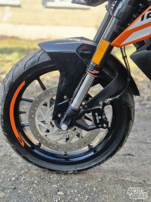 KTM Duke 2018 Prienai, ar dzinēja tilpumu 0.13 L un nobraukumu 14 tūkst. km par 2300 €, foto 15 vietnē AUTOMOTO.COM.LV