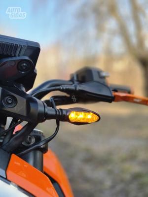 KTM Duke 2018 Prienai, ar dzinēja tilpumu 0.13 L un nobraukumu 14 tūkst. km par 2300 €, foto 18 vietnē AUTOMOTO.COM.LV