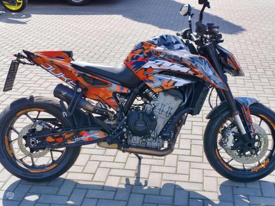 KTM Duke 2018 Alīta, ar dzinēja tilpumu 0.79 L un nobraukumu 21 tūkst. km par 4900 €, foto 1 vietnē AUTOMOTO.COM.LV
