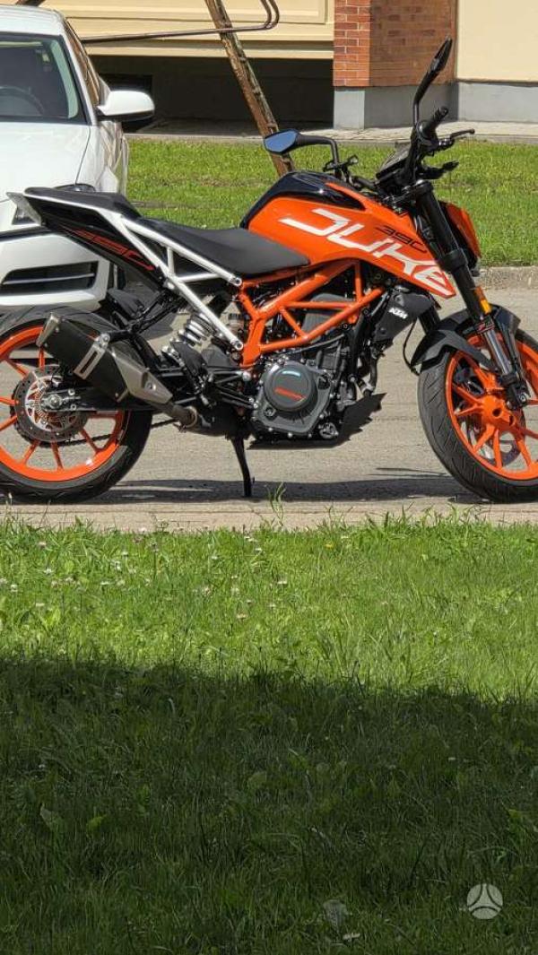 KTM Duke 2018 in Panevezys, with an engine capacity of 0.39 L and mileage of 5 thousand km for 3950 €, photo 2 on AUTOMOTO.COM.LV