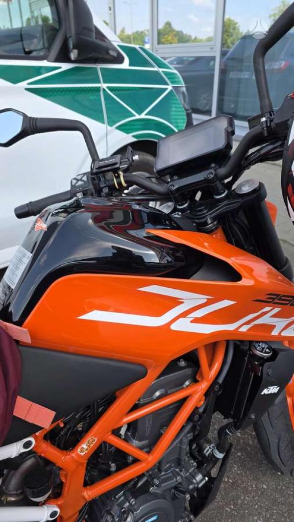 KTM Duke 2018 in Panevezys, with an engine capacity of 0.39 L and mileage of 5 thousand km for 3950 €, photo 4 on AUTOMOTO.COM.LV