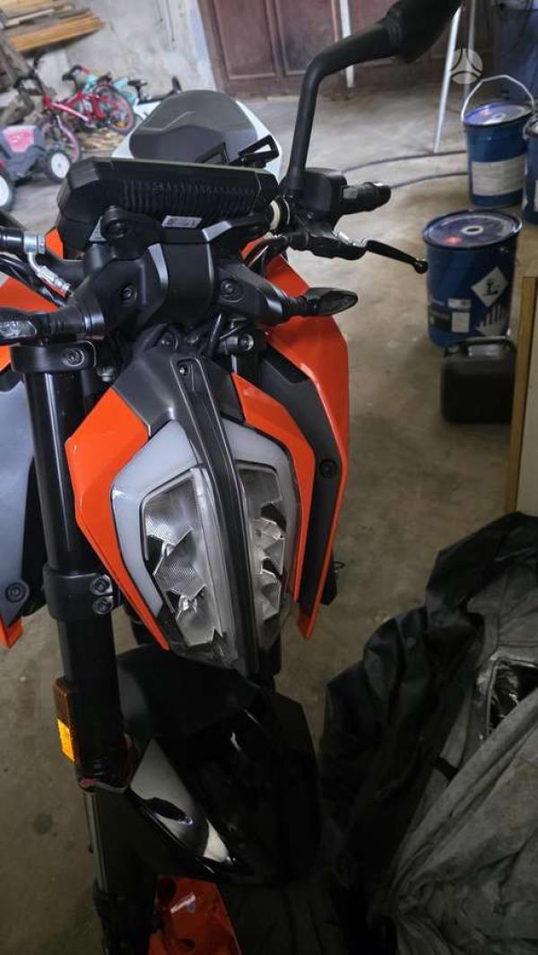 KTM Duke 2018 in Panevezys, with an engine capacity of 0.39 L and mileage of 5 thousand km for 3950 €, photo 6 on AUTOMOTO.COM.LV
