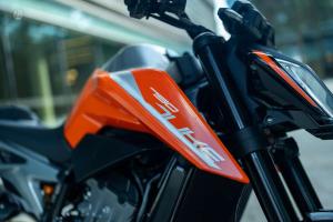 KTM Duke 2018 in Vilnius, with an engine capacity of 0.80 L and mileage of 17 thousand km for 5300 €, photo 5 on AUTOMOTO.COM.LV