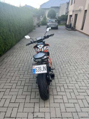 KTM Duke 2018 Kauņa, ar dzinēja tilpumu 0.13 L un nobraukumu 32 tūkst. km par 2500 €, foto 5 vietnē AUTOMOTO.COM.LV
