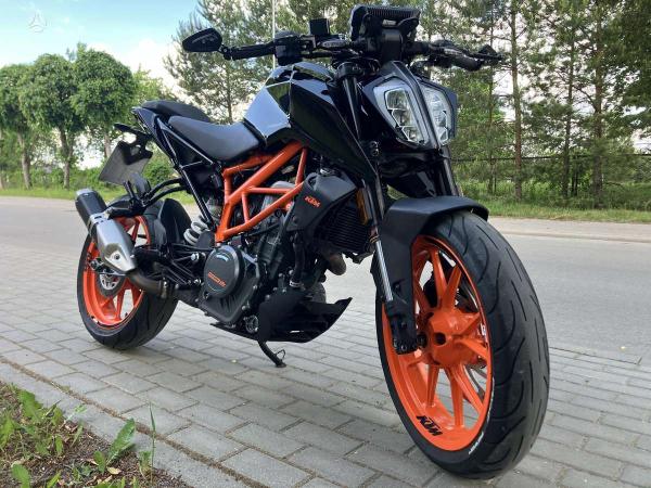 KTM Duke 2018 Šakiai, ar dzinēja tilpumu 0.37 L un nobraukumu 20 tūkst. km par 3250 €, foto 1 vietnē AUTOMOTO.COM.LV