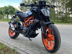 KTM Duke 2018 Šakiai, ar dzinēja tilpumu 0.37 L un nobraukumu 20 tūkst. km par 3250 €, foto  vietnē AUTOMOTO.COM.LV