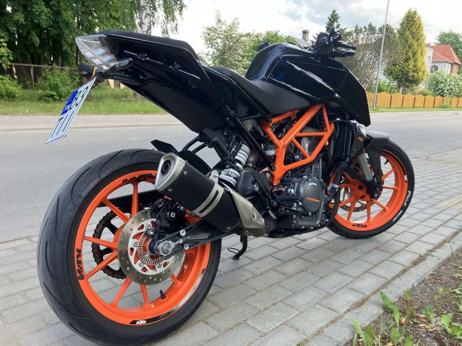 KTM Duke 2018 Šakiai, ar dzinēja tilpumu 0.37 L un nobraukumu 20 tūkst. km par 3250 €, foto 3 vietnē AUTOMOTO.COM.LV