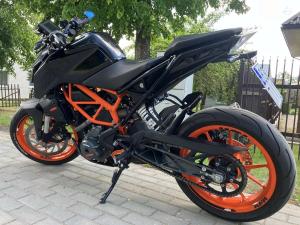 KTM Duke 2018 Šakiai, ar dzinēja tilpumu 0.37 L un nobraukumu 20 tūkst. km par 3250 €, foto 4 vietnē AUTOMOTO.COM.LV