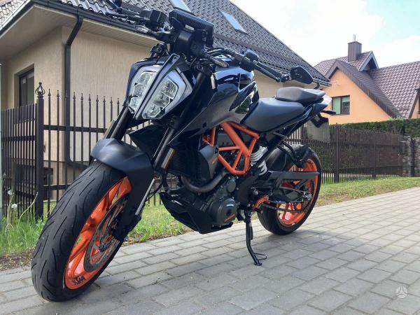 KTM Duke 2018 Šakiai, ar dzinēja tilpumu 0.37 L un nobraukumu 20 tūkst. km par 3250 €, foto 4 vietnē AUTOMOTO.COM.LV