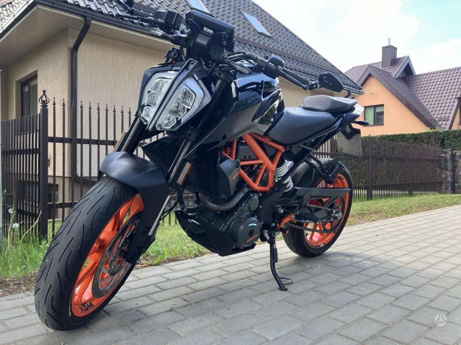 KTM Duke 2018 Šakiai, ar dzinēja tilpumu 0.37 L un nobraukumu 20 tūkst. km par 3250 €, foto 5 vietnē AUTOMOTO.COM.LV
