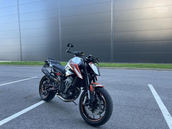 KTM Duke 2018 in Kaunas on AUTOMOTO.COM.LV KTM Duke 2018 in Kaunas, with an engine capacity of 0.79 L and mileage of 22 thousand km for 4850 €, photo 4 on AUTOMOTO.COM.LV