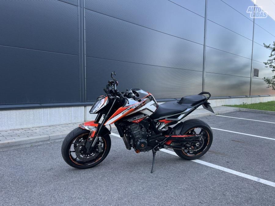 KTM Duke 2018 in Kaunas, with an engine capacity of 0.79 L and mileage of 22 thousand km for 4850 €, photo 6 on AUTOMOTO.COM.LV
