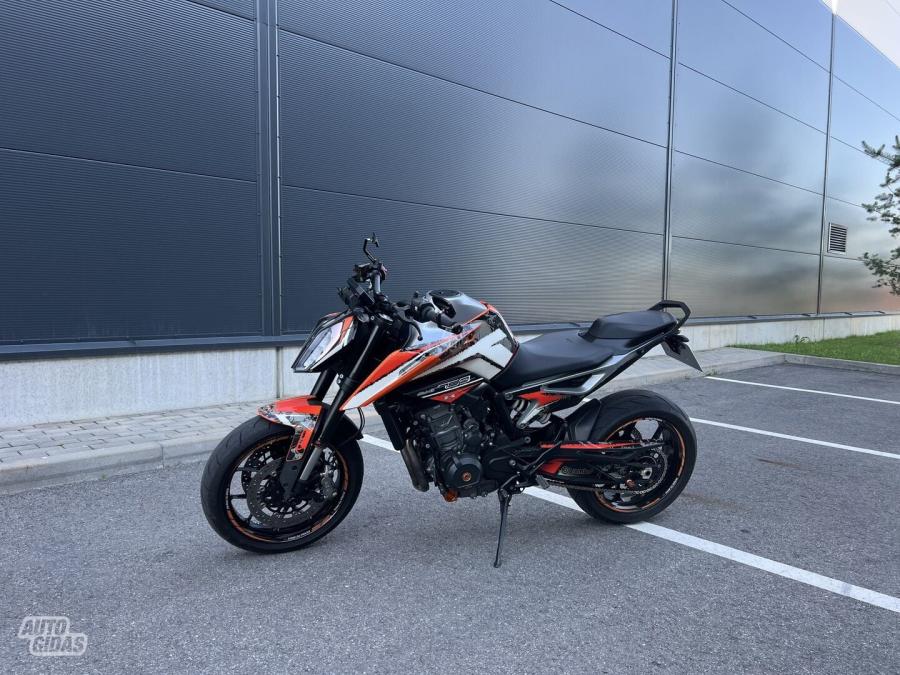 KTM Duke 2018 in Kaunas, with an engine capacity of 0.79 L and mileage of 22 thousand km for 4850 €, photo 6 on AUTOMOTO.COM.LV