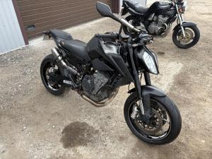 KTM Duke 2019 Kelmė, ar dzinēja tilpumu 0.79 L un nobraukumu 40 tūkst. km par 3330 €, foto  vietnē AUTOMOTO.COM.LV
