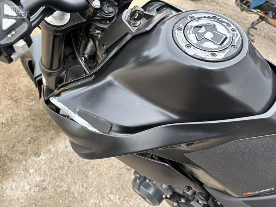 KTM Duke 2019 Kelmė, ar dzinēja tilpumu 0.79 L un nobraukumu 40 tūkst. km par 3330 €, foto 18 vietnē AUTOMOTO.COM.LV