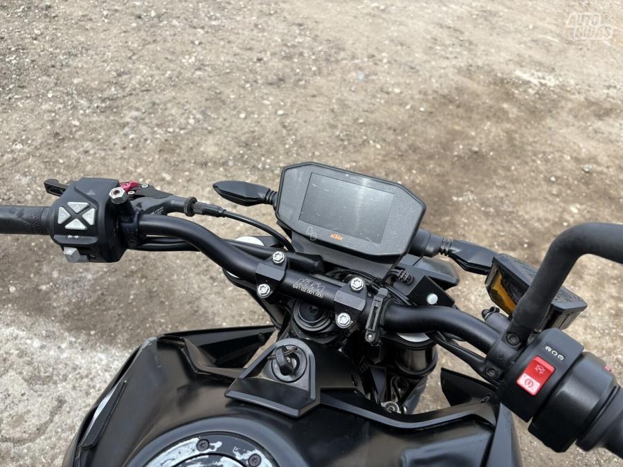 KTM Duke 2019 Kelmė, ar dzinēja tilpumu 0.79 L un nobraukumu 40 tūkst. km par 3330 €, foto 19 vietnē AUTOMOTO.COM.LV