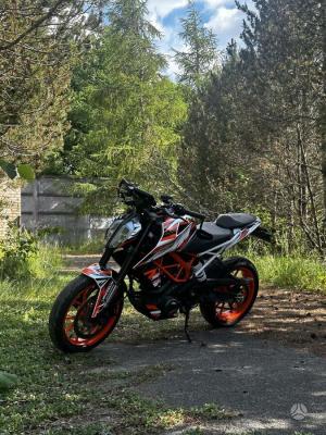 KTM Duke 2019 Kuršėnai, ar dzinēja tilpumu 0.39 L un nobraukumu 36 tūkst. km par 2550 €, foto  vietnē AUTOMOTO.COM.LV