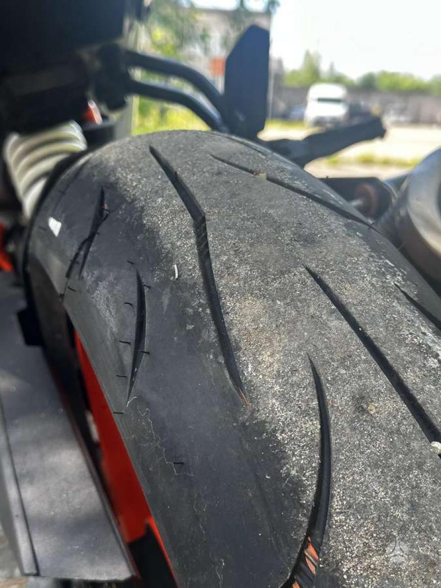 KTM Duke 2019 Kuršėnai, ar dzinēja tilpumu 0.39 L un nobraukumu 36 tūkst. km par 2550 €, foto 10 vietnē AUTOMOTO.COM.LV