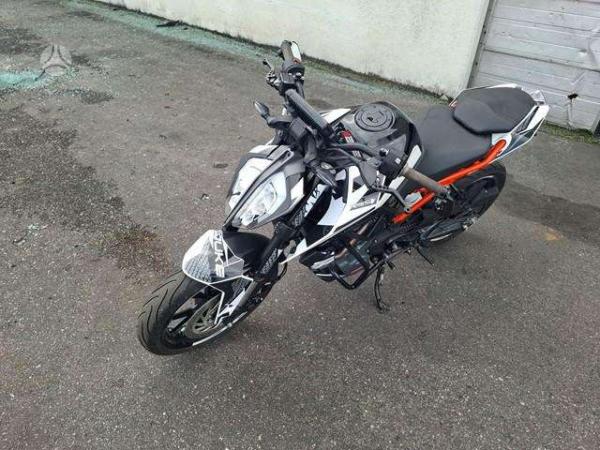 KTM Duke 2020 in Vilnius, with an engine capacity of 0.13 L and mileage of 13 thousand km for 3500 €, photo 4 on AUTOMOTO.COM.LV