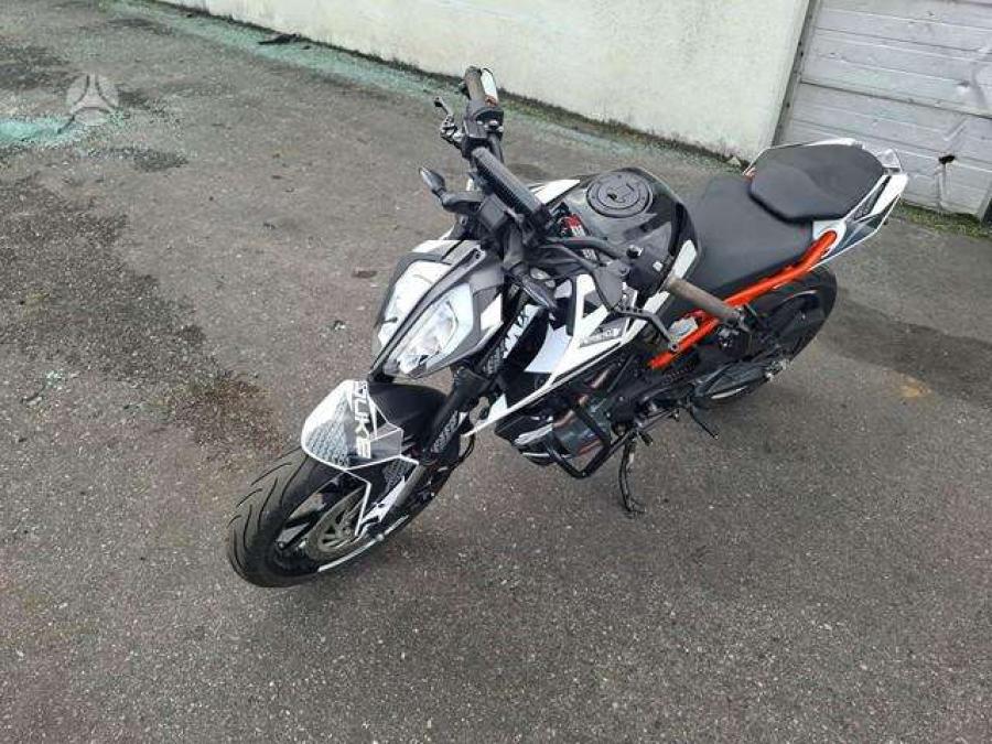 KTM Duke 2020 in Vilnius, with an engine capacity of 0.13 L and mileage of 13 thousand km for 3500 €, photo 4 on AUTOMOTO.COM.LV
