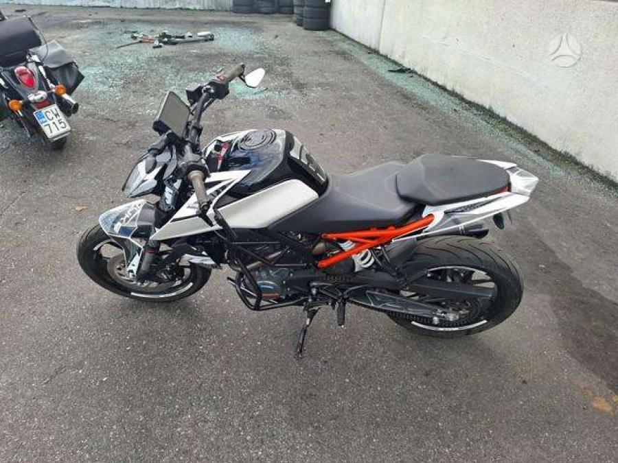 KTM Duke 2020 in Vilnius, with an engine capacity of 0.13 L and mileage of 13 thousand km for 3500 €, photo 5 on AUTOMOTO.COM.LV