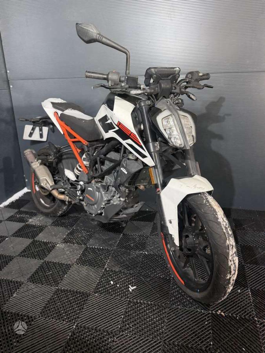 KTM Duke 2020 in Taurage, with an engine capacity of 0.13 L and mileage of 40 thousand km for 1850 €, photo 1 on AUTOMOTO.COM.LV