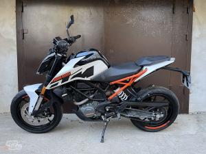 KTM Duke 2020 Viļņa, ar dzinēja tilpumu 0.13 L un nobraukumu 43 tūkst. km par 2050 €, foto  vietnē AUTOMOTO.COM.LV