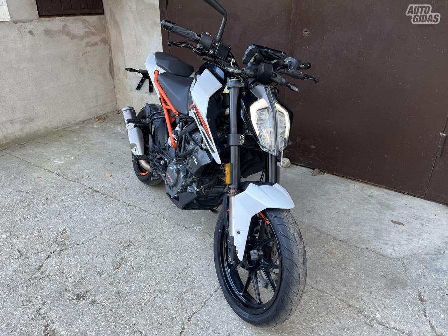KTM Duke 2020 Viļņa, ar dzinēja tilpumu 0.13 L un nobraukumu 43 tūkst. km par 2050 €, foto 7 vietnē AUTOMOTO.COM.LV