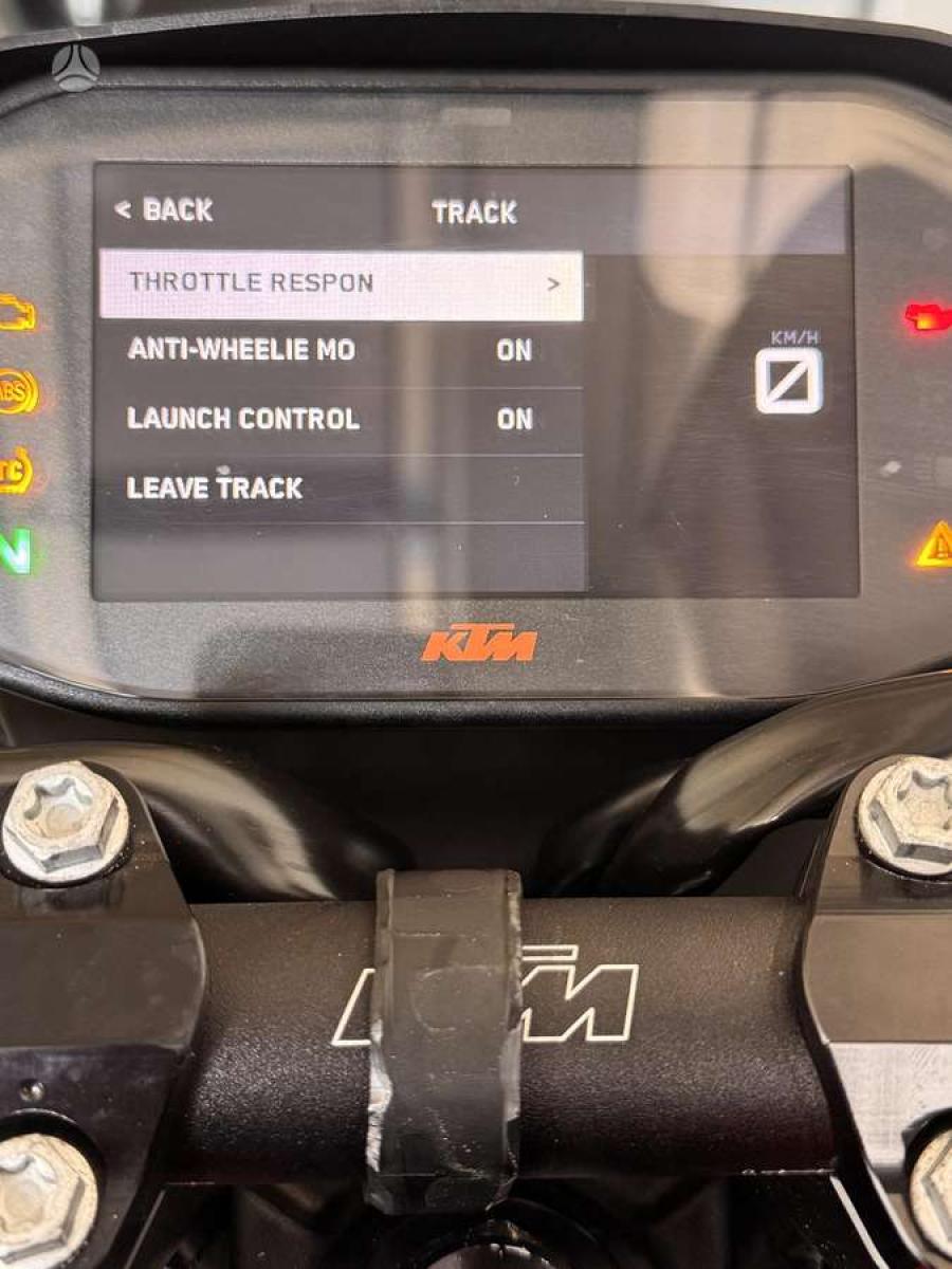 KTM Duke 2020 in Kaunas, with an engine capacity of 0.90 L and mileage of 16 thousand km for 6290 €, photo 8 on AUTOMOTO.COM.LV