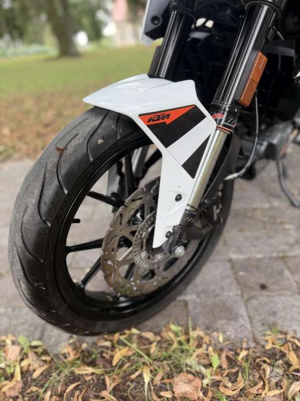 KTM Duke 2020 in Vilkaviskis, with an engine capacity of 0.13 L and mileage of 19 thousand km for 2399 €, photo 6 on AUTOMOTO.COM.LV