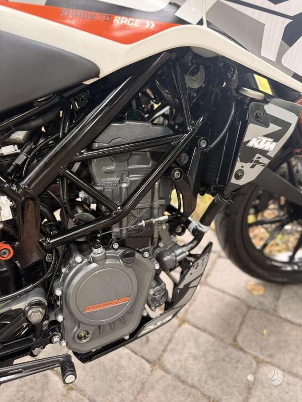 KTM Duke 2020 in Vilkaviskis, with an engine capacity of 0.13 L and mileage of 19 thousand km for 2399 €, photo 8 on AUTOMOTO.COM.LV