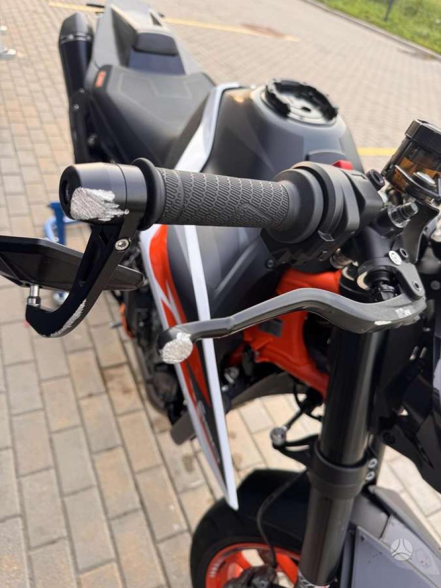 KTM Duke 2020 Kauņa, ar dzinēja tilpumu 0.89 L un nobraukumu 16 tūkst. km par 5890 €, foto 11 vietnē AUTOMOTO.COM.LV